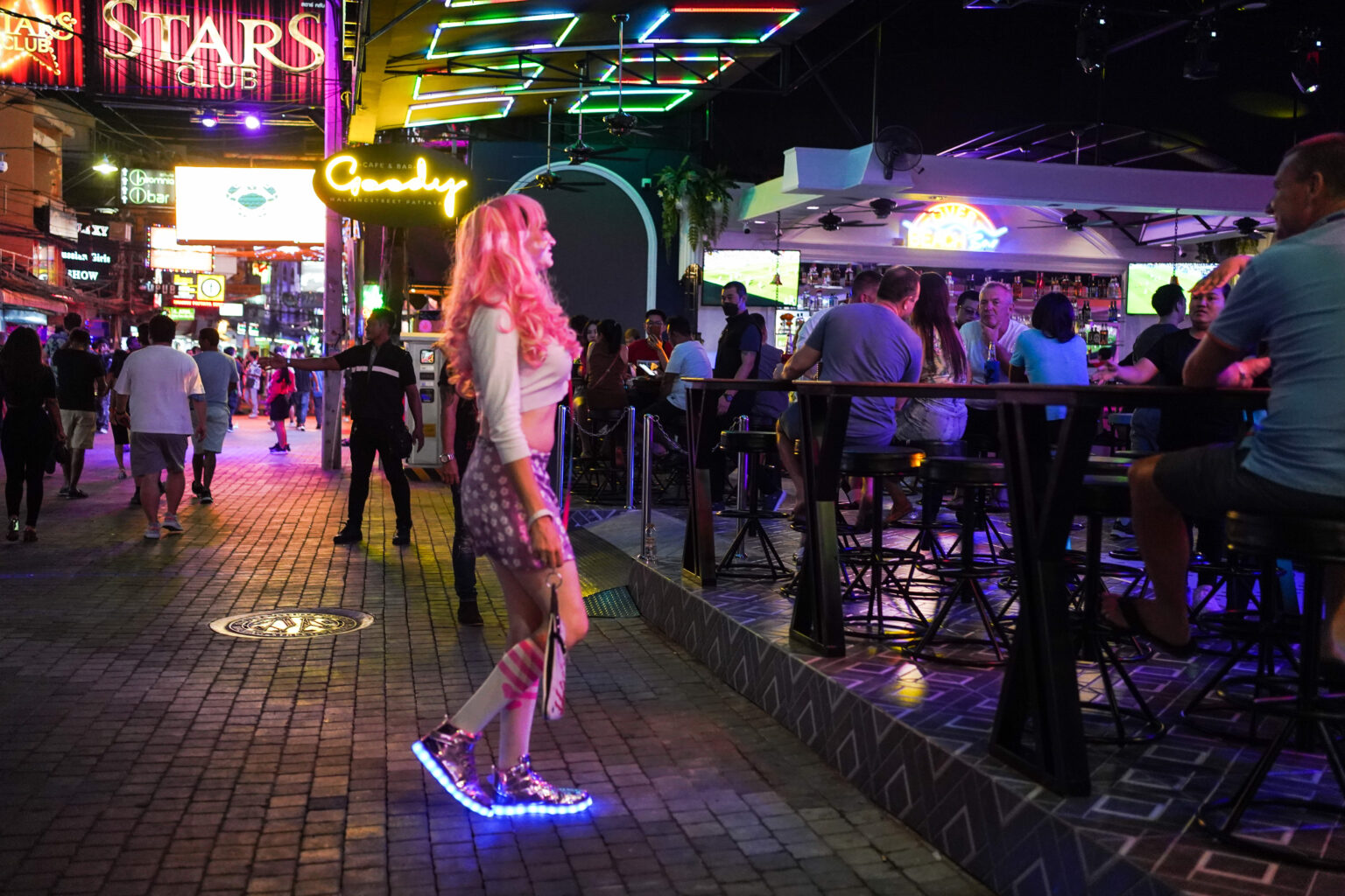 EXPLORING WALKING STREET – THE HEART OF NIGHTLIFE IN PATTAYA - Mustafa ...